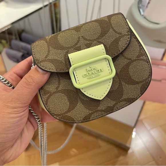 Coach | Bags | Coach Morgan Card Case On A Chain In Signature Canvas ...